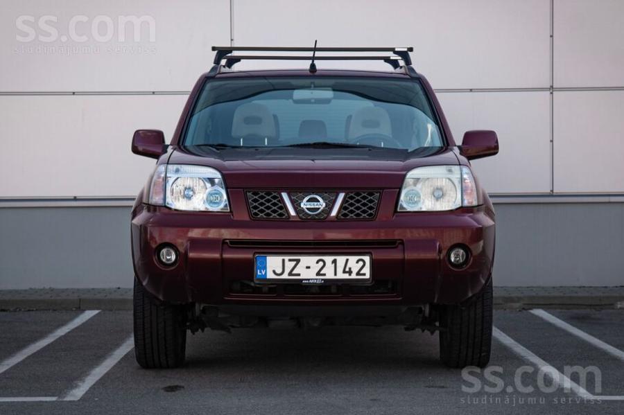 Красный Ниссан ИксТрейл 2005 в Рига, объемом двигателя 2.20 л и пробегом 232 тыс. км за 3490 €, фото 3 на AUTOMOTO.COM.LV