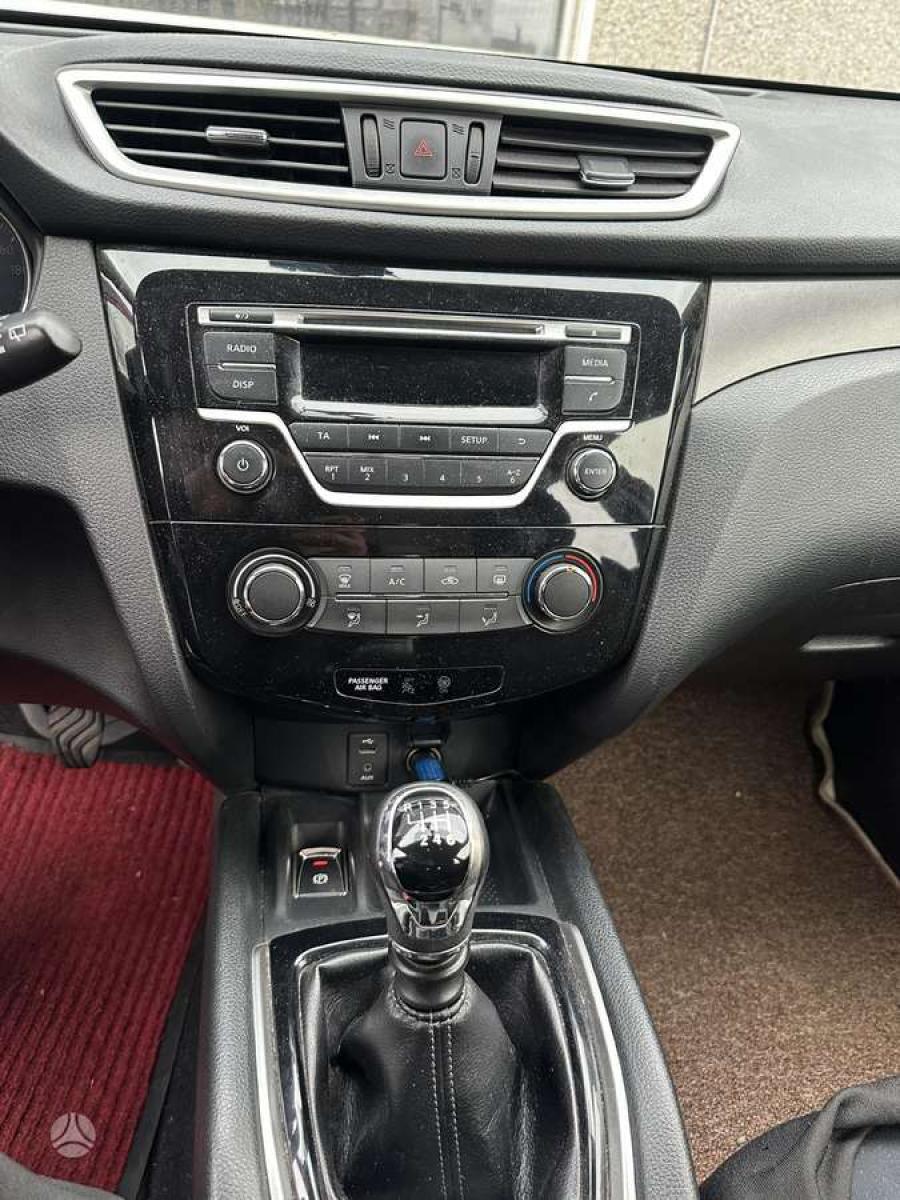 Красный Ниссан ИксТрейл 2016 в Клайпеда, объемом двигателя 1.60 л и пробегом 151 тыс. км за 10000 €, фото 7 на AUTOMOTO.COM.LV