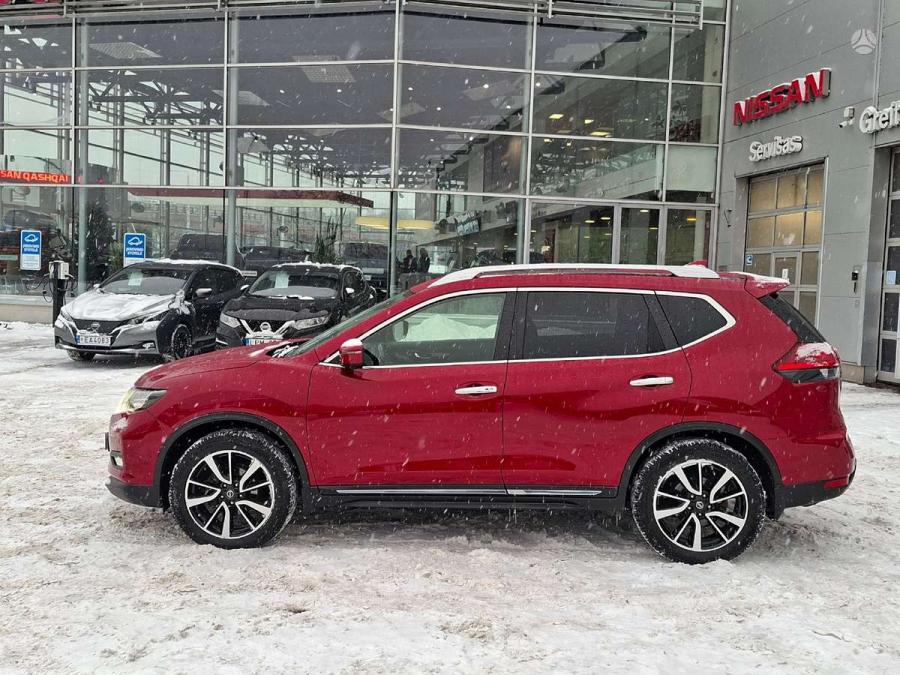 Red Nissan X-Trail 2018 in Vilnius, with an engine capacity of 1.60 L and mileage of 174 thousand km for 14900 €, photo 2 on AUTOMOTO.COM.LV