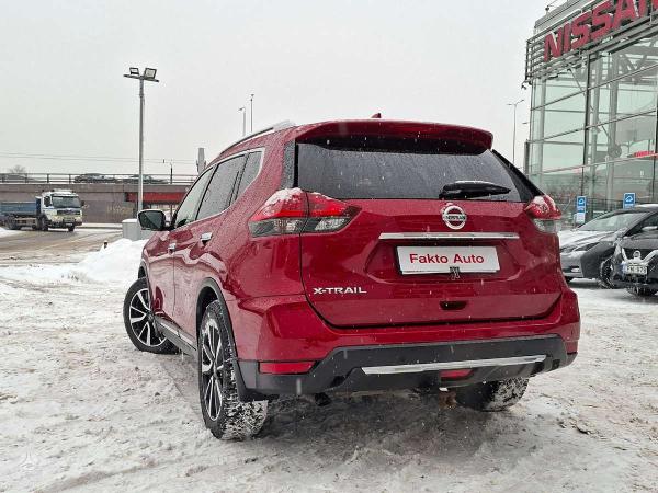 Red Nissan X-Trail 2018 in Vilnius, with an engine capacity of 1.60 L and mileage of 174 thousand km for 14900 €, photo 3 on AUTOMOTO.COM.LV