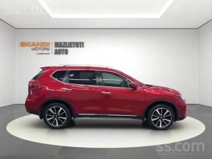 Red Nissan X-Trail 2018 in Riga, with an engine capacity of 1.60 L and mileage of 65 thousand km for 16990 €, photo 8 on AUTOMOTO.COM.LV