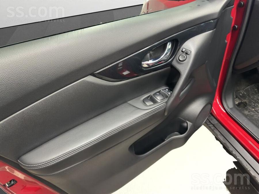 Red Nissan X-Trail 2018 in Riga, with an engine capacity of 1.60 L and mileage of 65 thousand km for 16990 €, photo 13 on AUTOMOTO.COM.LV