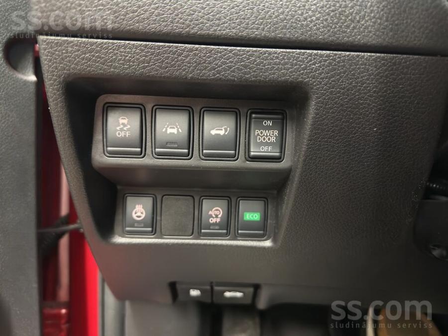 Red Nissan X-Trail 2018 in Riga, with an engine capacity of 1.60 L and mileage of 65 thousand km for 16990 €, photo 17 on AUTOMOTO.COM.LV