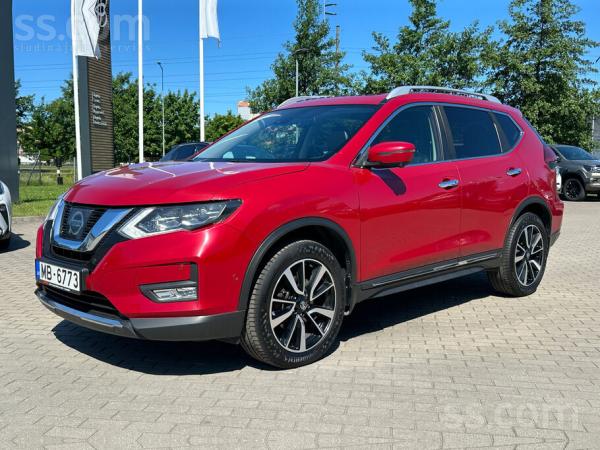 Красный Ниссан ИксТрейл 2019 в Лиепая, объемом двигателя 1.60 л и пробегом 218 тыс. км за 13900 €, фото 1 на AUTOMOTO.COM.LV