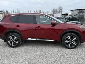 Red Nissan X-Trail 2021 in Kretinga, with an engine capacity of 2.50 L and mileage of 68 thousand km for 24999 €, photo 4 on AUTOMOTO.COM.LV