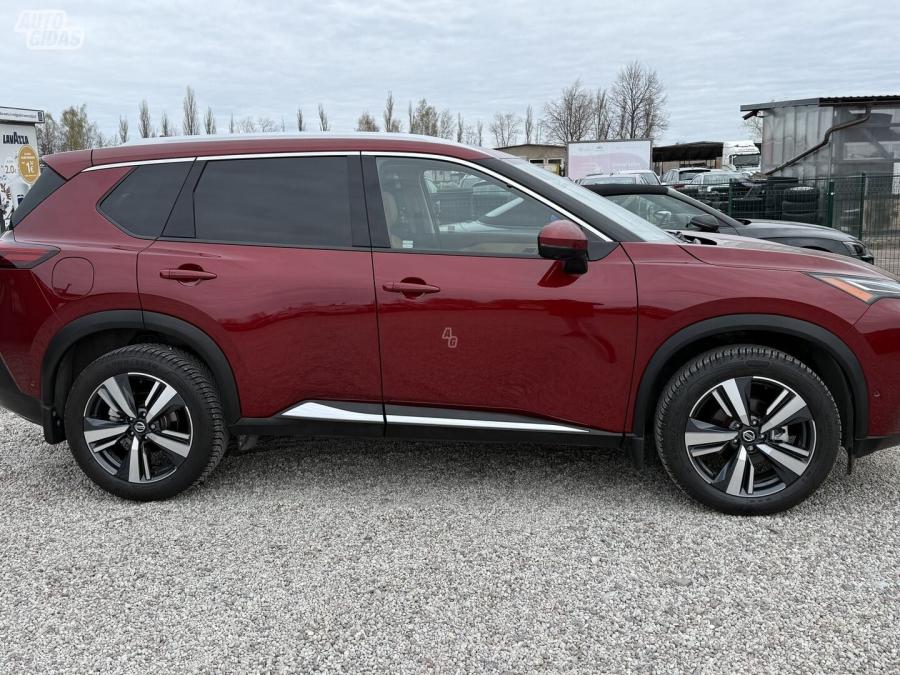 Red Nissan X-Trail 2021 in Kretinga, with an engine capacity of 2.50 L and mileage of 68 thousand km for 24999 €, photo 4 on AUTOMOTO.COM.LV