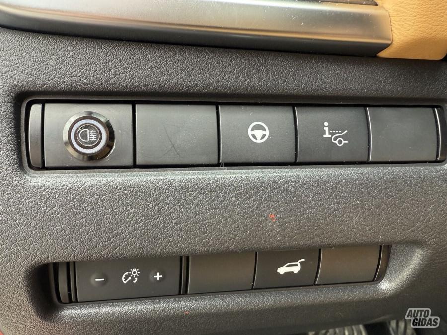 Red Nissan X-Trail 2021 in Kretinga, with an engine capacity of 2.50 L and mileage of 68 thousand km for 24999 €, photo 20 on AUTOMOTO.COM.LV