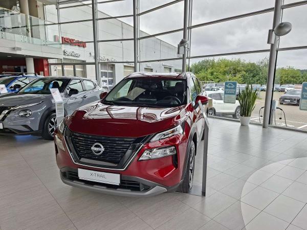 Red Nissan X-Trail 2026 in Vilnius, with an engine capacity of 0.00 L and mileage of 0 thousand km for 40900 €, photo 1 on AUTOMOTO.COM.LV