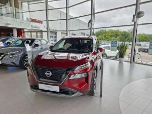 Sarkans Nissan X-Trail 2026 Viļņa, ar dzinēja tilpumu 0.00 L un nobraukumu 0 tūkst. km par 40900 €, foto  vietnē AUTOMOTO.COM.LV