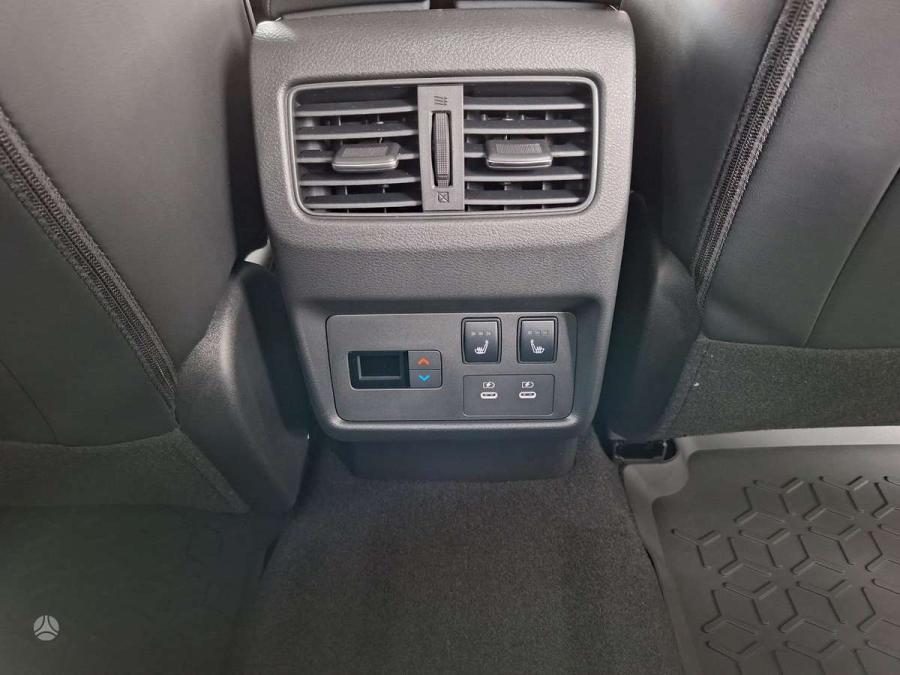 Sarkans Nissan X-Trail 2026 Viļņa, ar dzinēja tilpumu 0.00 L un nobraukumu 0 tūkst. km par 40900 €, foto 10 vietnē AUTOMOTO.COM.LV