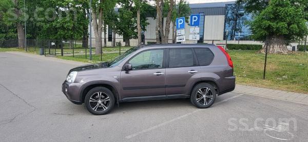 Violets Nissan X-Trail 2007 Tukums, ar dzinēja tilpumu 2.00 L un nobraukumu 394 tūkst. km par 2490 €, foto 5 vietnē AUTOMOTO.COM.LV