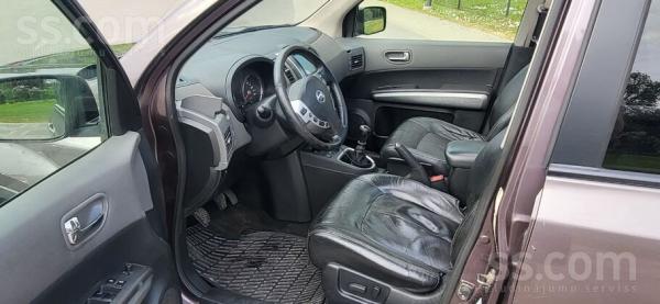 Violets Nissan X-Trail 2007 Tukums, ar dzinēja tilpumu 2.00 L un nobraukumu 394 tūkst. km par 2490 €, foto 8 vietnē AUTOMOTO.COM.LV