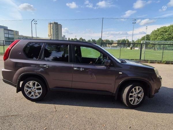 Violets Nissan X-Trail 2011 Kauņa, ar dzinēja tilpumu 2.00 L un nobraukumu 307 tūkst. km par 7000 €, foto 2 vietnē AUTOMOTO.COM.LV