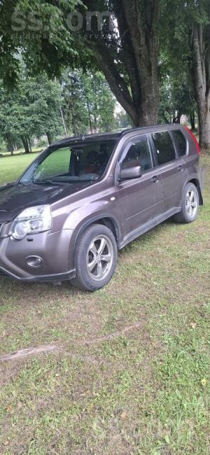 Violets Nissan X-Trail 2011 Rēzekne, ar dzinēja tilpumu 2.00 L un nobraukumu 678 tūkst. km par 3500 €, foto 5 vietnē AUTOMOTO.COM.LV