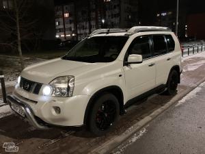 White Nissan X-Trail 2008 in Vilnius, with an engine capacity of 2.00 L and mileage of 461 thousand km for 4650 €, photo 2 on AUTOMOTO.COM.LV