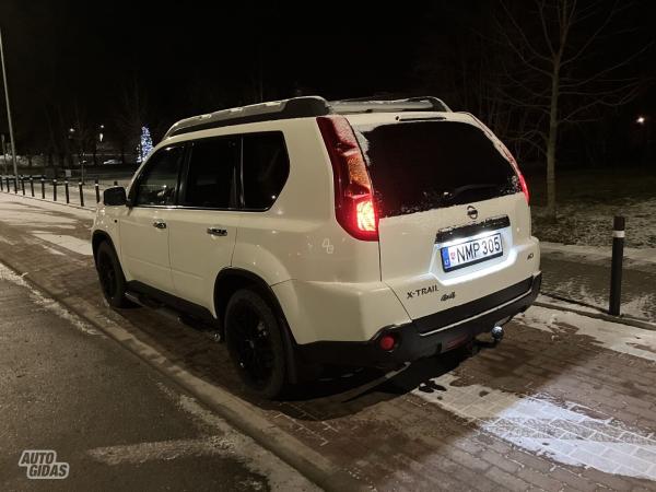 White Nissan X-Trail 2008 in Vilnius, with an engine capacity of 2.00 L and mileage of 461 thousand km for 4650 €, photo 4 on AUTOMOTO.COM.LV