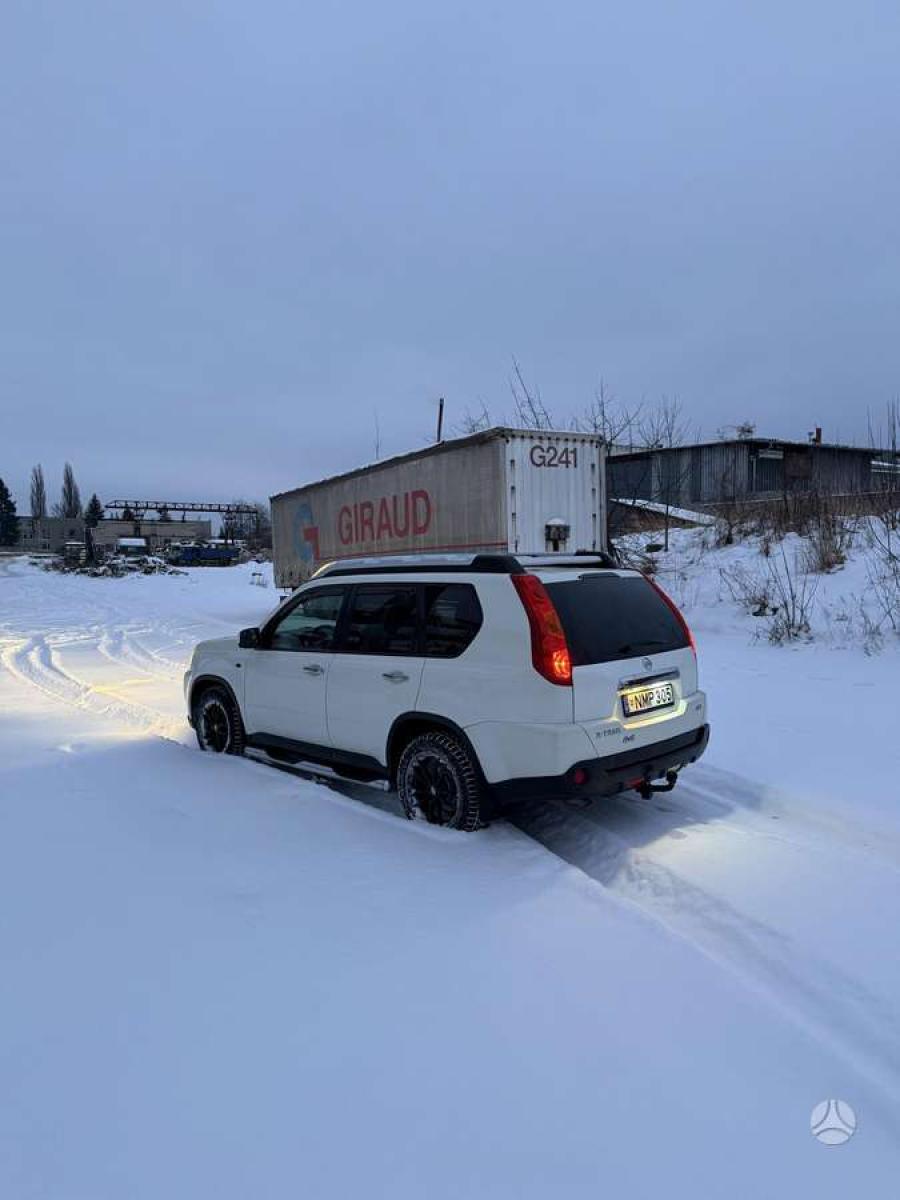 Balts Nissan X-Trail 2008 Panevēža, ar dzinēja tilpumu 2.00 L un nobraukumu 418 tūkst. km par 4400 €, foto 4 vietnē AUTOMOTO.COM.LV