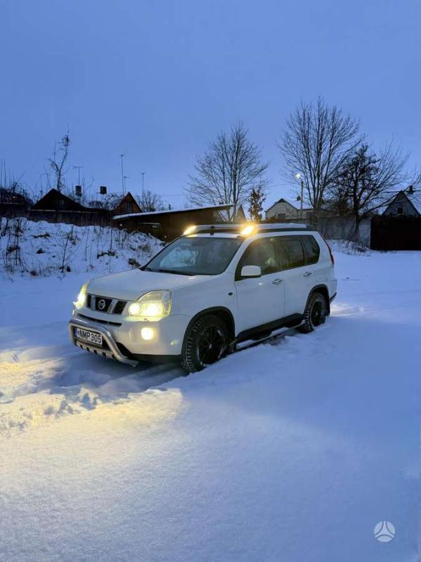 Balts Nissan X-Trail 2008 Panevēža, ar dzinēja tilpumu 2.00 L un nobraukumu 418 tūkst. km par 4400 €, foto 6 vietnē AUTOMOTO.COM.LV