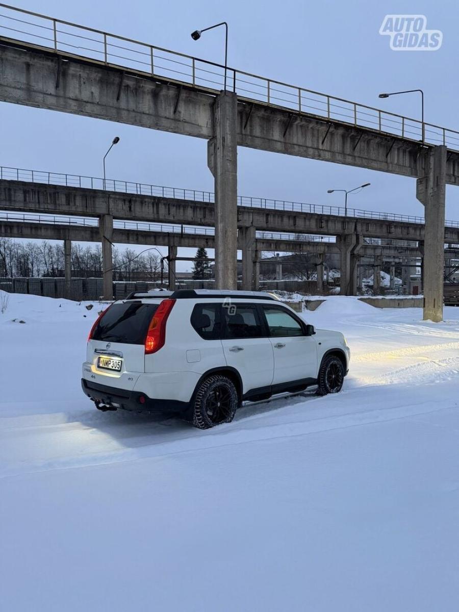 Balts Nissan X-Trail 2008 Panevēža, ar dzinēja tilpumu 2.00 L un nobraukumu 418 tūkst. km par 4400 €, foto 3 vietnē AUTOMOTO.COM.LV
