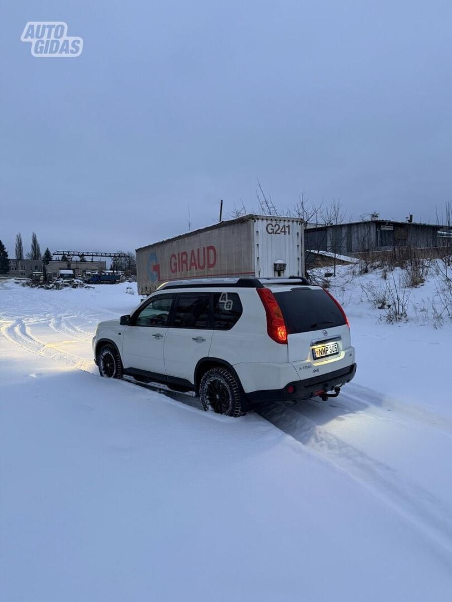 Balts Nissan X-Trail 2008 Panevēža, ar dzinēja tilpumu 2.00 L un nobraukumu 418 tūkst. km par 4400 €, foto 5 vietnē AUTOMOTO.COM.LV