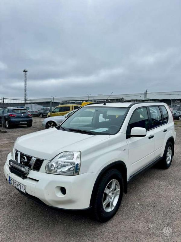 Balts Nissan X-Trail 2008 Kauņa, ar dzinēja tilpumu 2.00 L un nobraukumu 346 tūkst. km par 3800 €, foto 3 vietnē AUTOMOTO.COM.LV