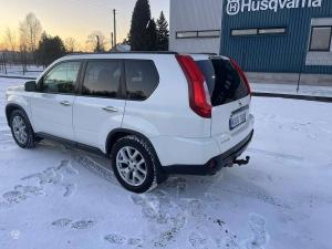 White Nissan X-Trail 2011 in Kaunas, with an engine capacity of 2.00 L and mileage of 285 thousand km for 4500 €, photo 6 on AUTOMOTO.COM.LV