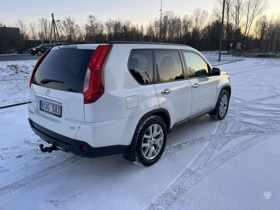 White Nissan X-Trail 2011 in Kaunas, with an engine capacity of 2.00 L and mileage of 285 thousand km for 4500 €, photo 7 on AUTOMOTO.COM.LV
