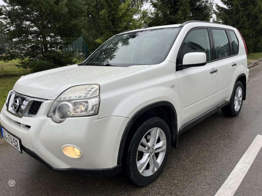 Balts Nissan X-Trail 2011 Plungė, ar dzinēja tilpumu 2.00 L un nobraukumu 279 tūkst. km par 4600 €, foto 4 vietnē AUTOMOTO.COM.LV