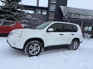 White Nissan X-Trail 2012 in Talsi, with an engine capacity of 2.00 L and mileage of 282 thousand km for 8970 €, photo  on AUTOMOTO.COM.LV