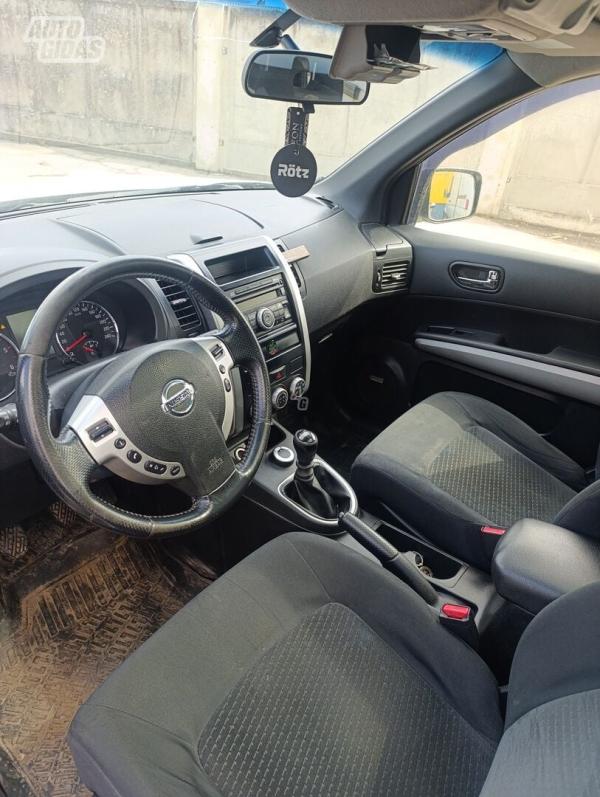 White Nissan X-Trail 2012 in Vilnius, with an engine capacity of 2.00 L and mileage of 280 thousand km for 5300 €, photo 5 on AUTOMOTO.COM.LV