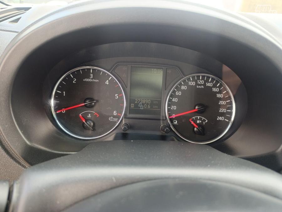 White Nissan X-Trail 2012 in Vilnius, with an engine capacity of 2.00 L and mileage of 280 thousand km for 5300 €, photo 10 on AUTOMOTO.COM.LV
