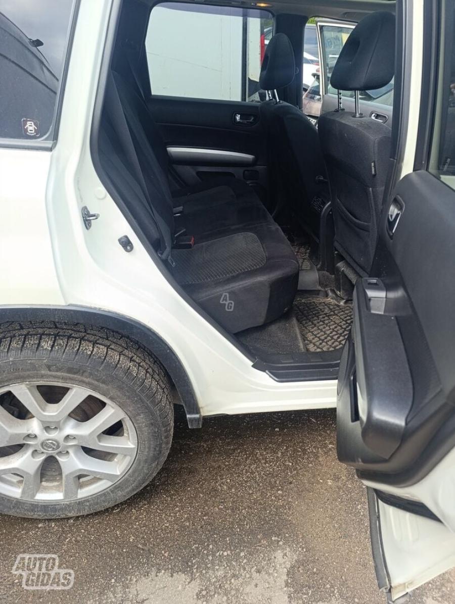 White Nissan X-Trail 2012 in Vilnius, with an engine capacity of 2.00 L and mileage of 280 thousand km for 5300 €, photo 11 on AUTOMOTO.COM.LV