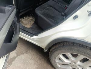 White Nissan X-Trail 2012 in Vilnius, with an engine capacity of 2.00 L and mileage of 280 thousand km for 5300 €, photo 12 on AUTOMOTO.COM.LV