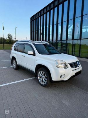 Balts Nissan X-Trail 2012 Viļņa, ar dzinēja tilpumu 2.00 L un nobraukumu 270 tūkst. km par 4999 €, foto 3 vietnē AUTOMOTO.COM.LV