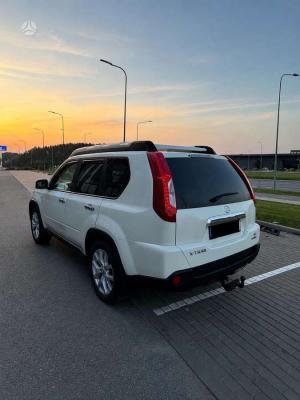 Balts Nissan X-Trail 2012 Viļņa, ar dzinēja tilpumu 2.00 L un nobraukumu 270 tūkst. km par 4999 €, foto 5 vietnē AUTOMOTO.COM.LV