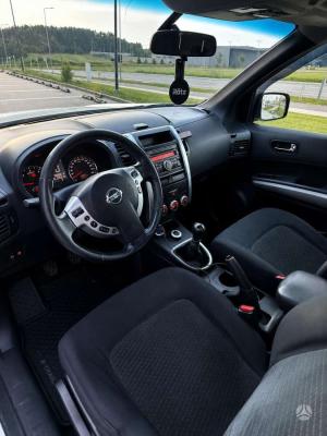 Balts Nissan X-Trail 2012 Viļņa, ar dzinēja tilpumu 2.00 L un nobraukumu 270 tūkst. km par 4999 €, foto 6 vietnē AUTOMOTO.COM.LV