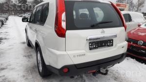 White Nissan X-Trail 2013 in Riga, with an engine capacity of 2.00 L and mileage of 199 thousand km for 6900 €, photo 5 on AUTOMOTO.COM.LV