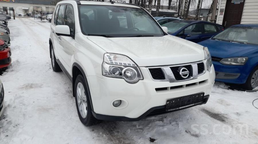 White Nissan X-Trail 2013 in Riga, with an engine capacity of 2.00 L and mileage of 199 thousand km for 6900 €, photo 9 on AUTOMOTO.COM.LV