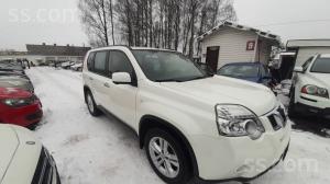 White Nissan X-Trail 2013 in Riga, with an engine capacity of 2.00 L and mileage of 199 thousand km for 6900 €, photo 10 on AUTOMOTO.COM.LV