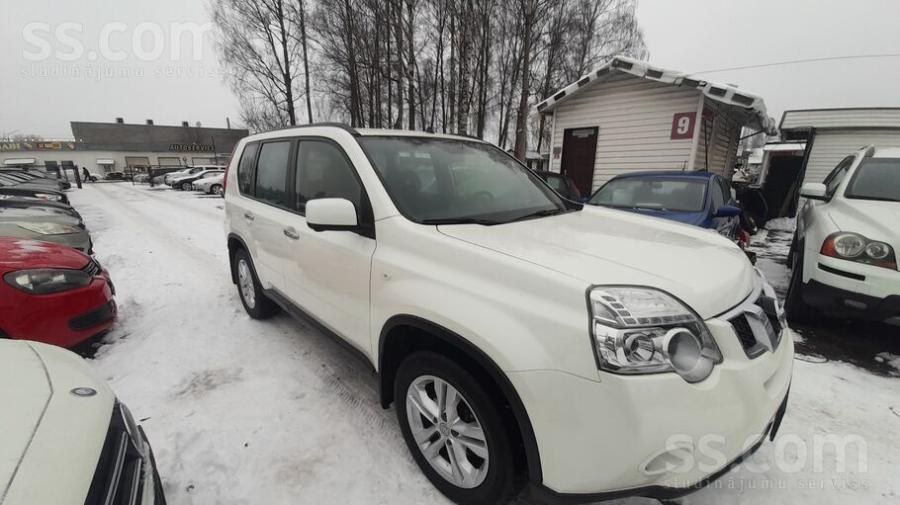 White Nissan X-Trail 2013 in Riga, with an engine capacity of 2.00 L and mileage of 199 thousand km for 6900 €, photo 10 on AUTOMOTO.COM.LV