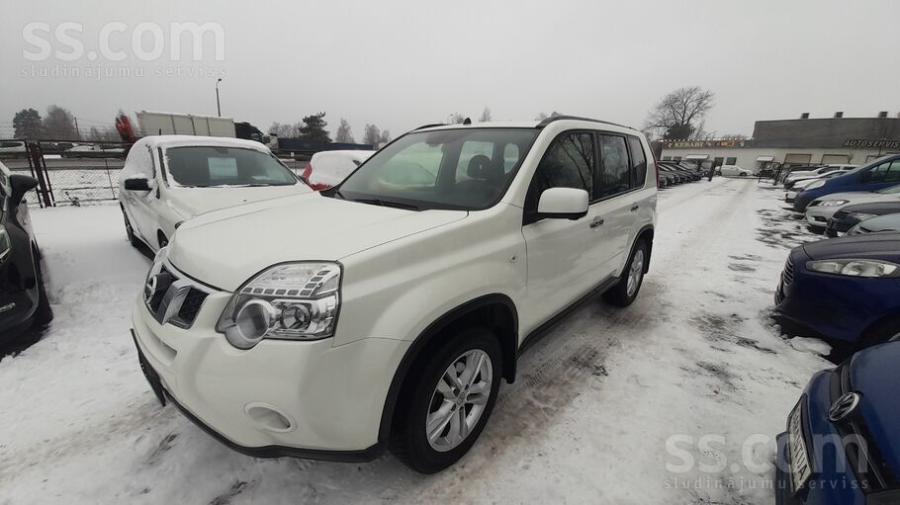 White Nissan X-Trail 2013 in Riga, with an engine capacity of 2.00 L and mileage of 199 thousand km for 6900 €, photo 11 on AUTOMOTO.COM.LV