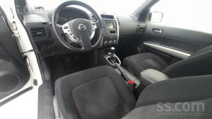 White Nissan X-Trail 2013 in Riga, with an engine capacity of 2.00 L and mileage of 199 thousand km for 6900 €, photo 17 on AUTOMOTO.COM.LV