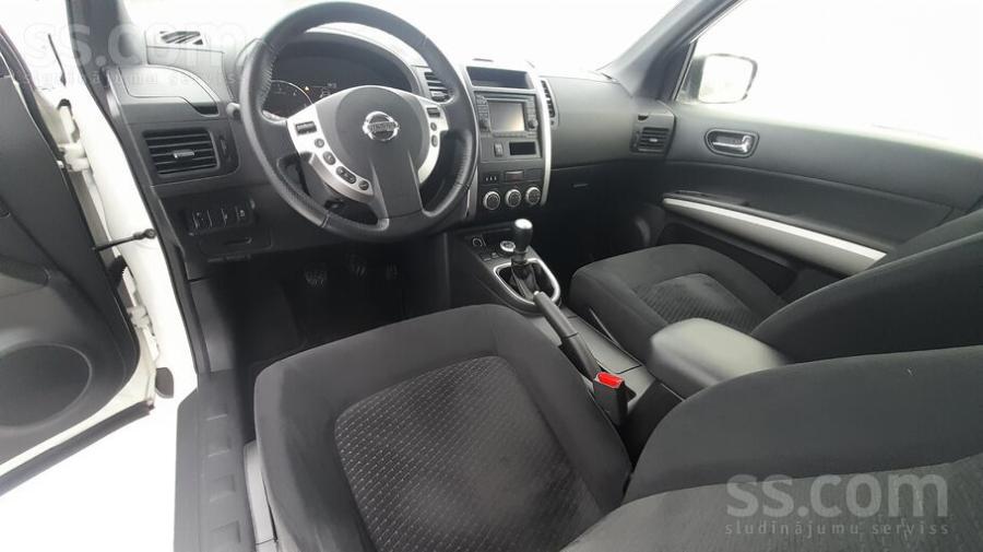White Nissan X-Trail 2013 in Riga, with an engine capacity of 2.00 L and mileage of 199 thousand km for 6900 €, photo 17 on AUTOMOTO.COM.LV