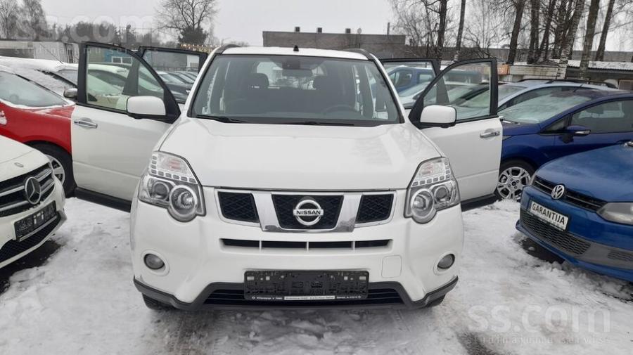 White Nissan X-Trail 2013 in Riga, with an engine capacity of 2.00 L and mileage of 199 thousand km for 6900 €, photo 28 on AUTOMOTO.COM.LV