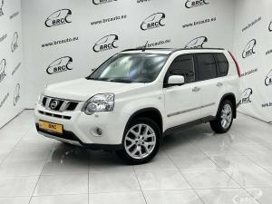 White Nissan X-Trail 2013 in Vilnius, with an engine capacity of 2.00 L and mileage of 112 thousand km for 5900 €, photo  on AUTOMOTO.COM.LV