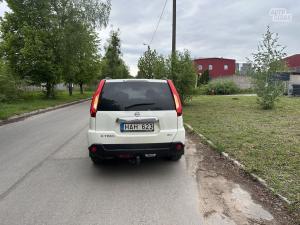 White Nissan X-Trail 2013 in Kaunas, with an engine capacity of 2.00 L and mileage of 364 thousand km for 6400 €, photo 4 on AUTOMOTO.COM.LV
