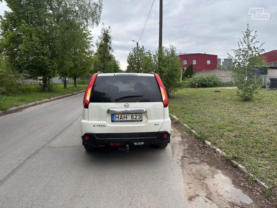 White Nissan X-Trail 2013 in Kaunas, with an engine capacity of 2.00 L and mileage of 364 thousand km for 6400 €, photo 4 on AUTOMOTO.COM.LV