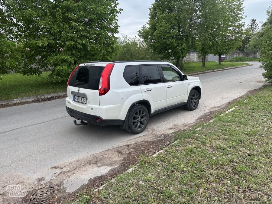 White Nissan X-Trail 2013 in Kaunas, with an engine capacity of 2.00 L and mileage of 364 thousand km for 6400 €, photo 5 on AUTOMOTO.COM.LV