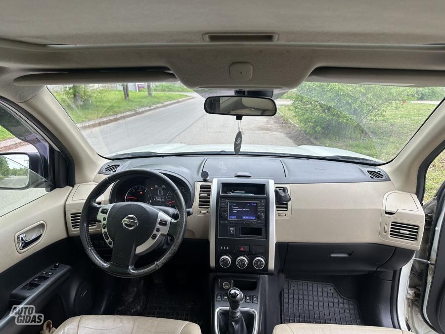 White Nissan X-Trail 2013 in Kaunas, with an engine capacity of 2.00 L and mileage of 364 thousand km for 6400 €, photo 7 on AUTOMOTO.COM.LV
