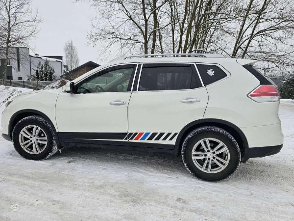 White Nissan X-Trail 2014 in Kaunas, with an engine capacity of 1.60 L and mileage of 268 thousand km for 7750 €, photo 5 on AUTOMOTO.COM.LV